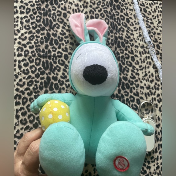 Hallmark | Toys | Hallmark 4 Adorable Snoopy Dressed As The Easter ...